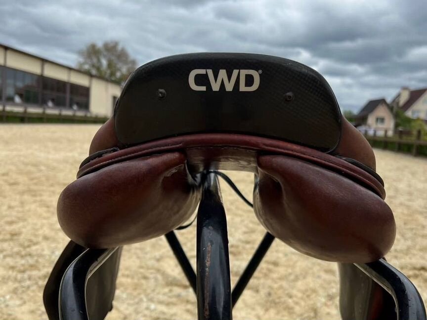 Конкурное седло