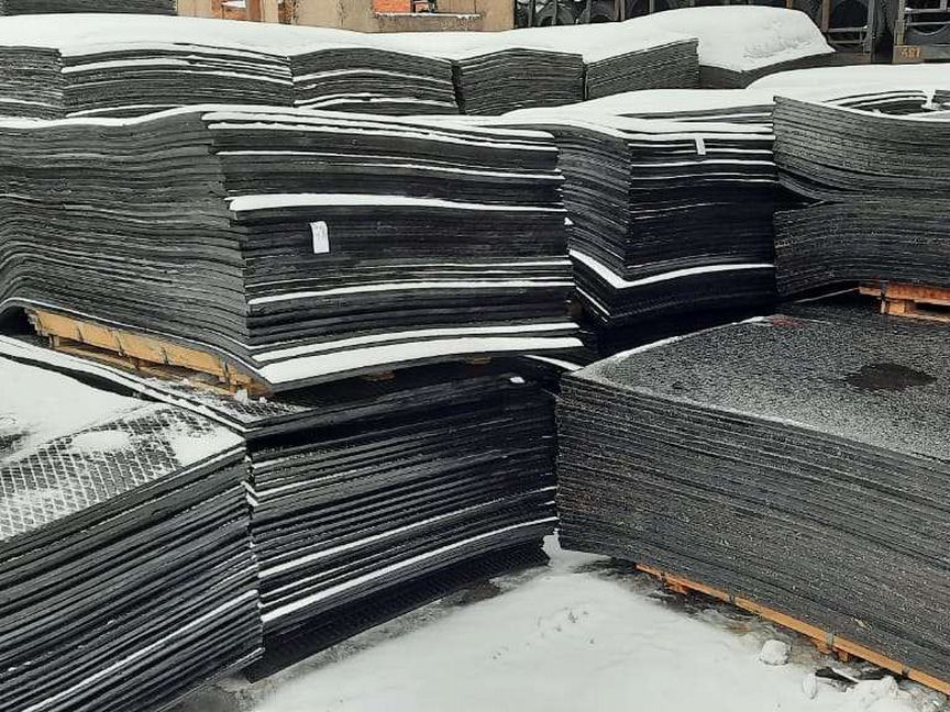 Резиновый ковер для сарая