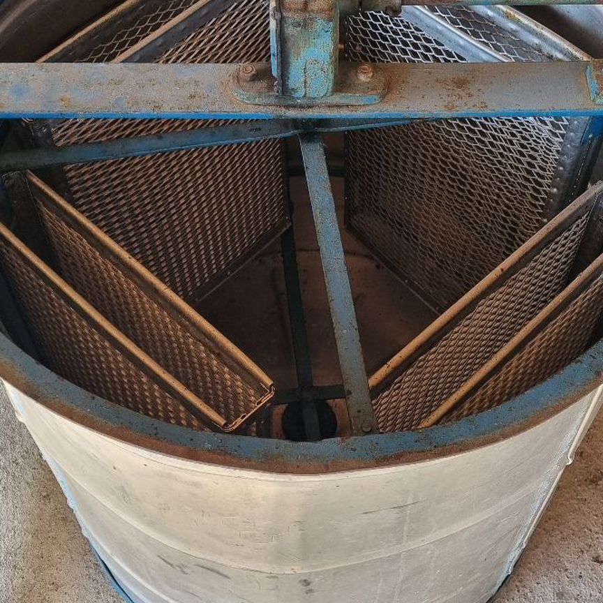 Медогонка 4 рамочная