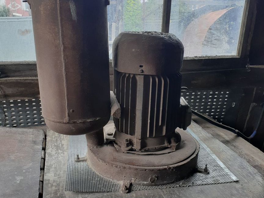 Зернодробилка