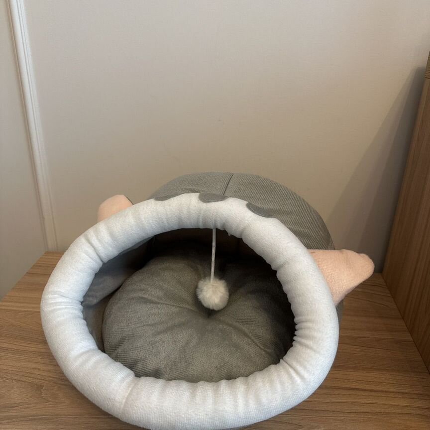 Иалкрикая лежанка для котенка