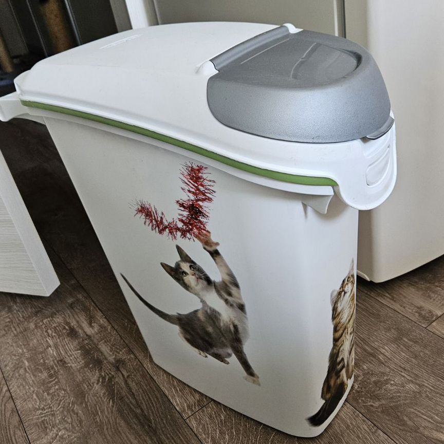 Curver PetLife Контейнер для корма на 10 кг/23л