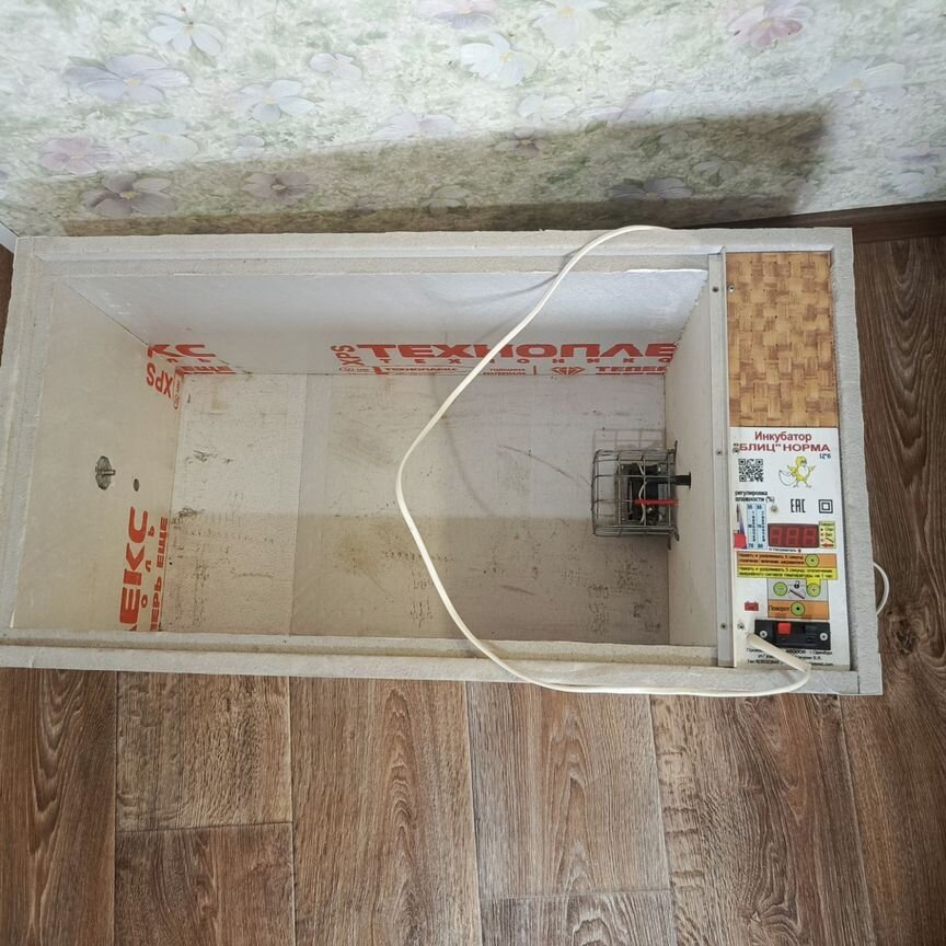 Инкубатор для яиц автоматический