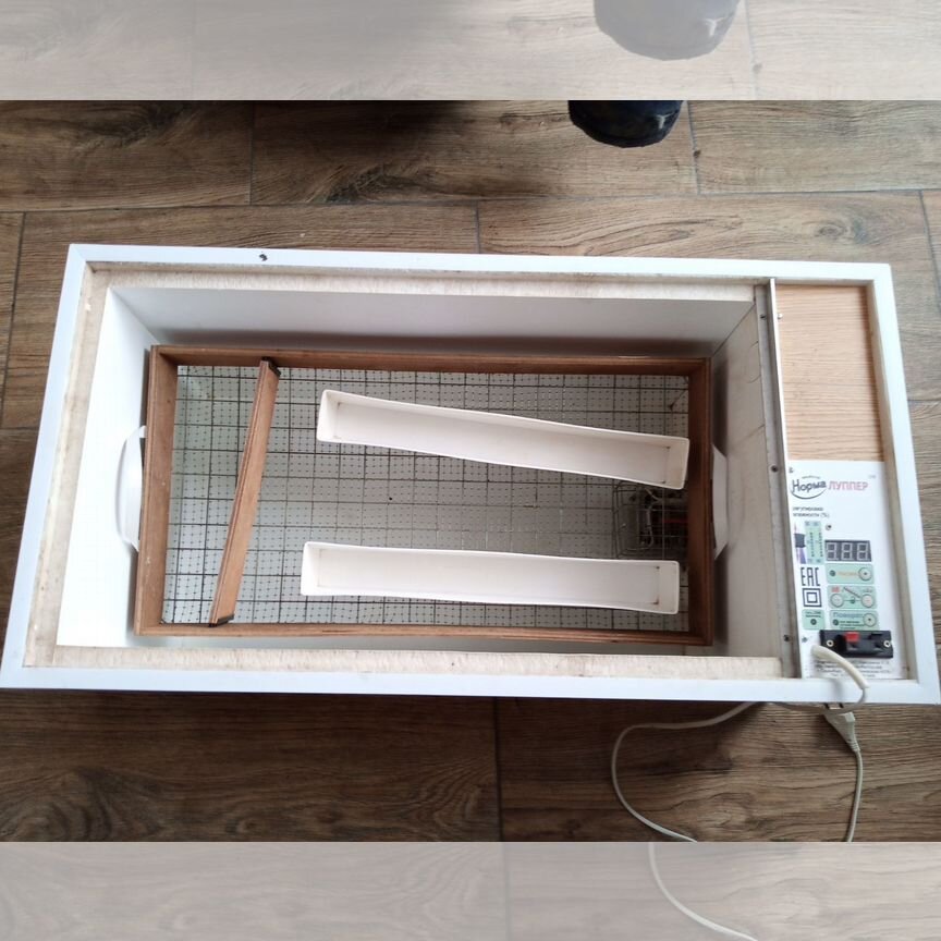 Инкубатор для яиц автоматический