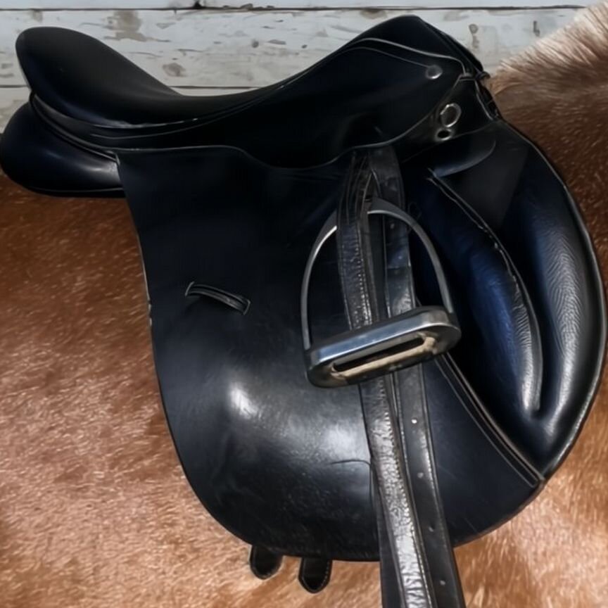 Седло для лошади