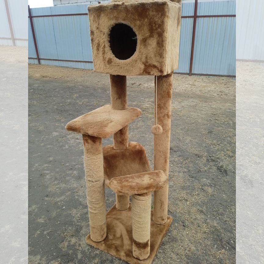 Когтеточка для кошек высокая с слежанкой