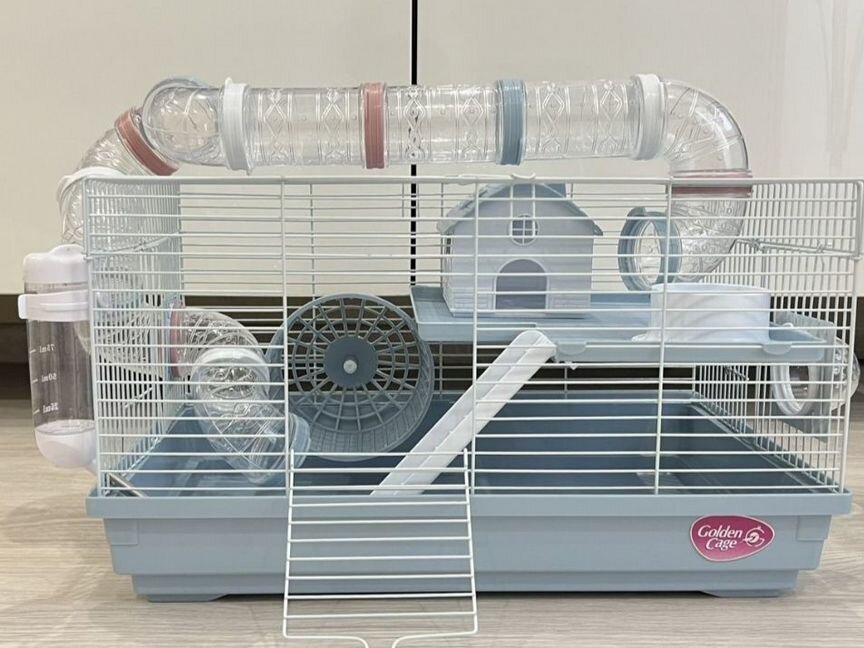 Клетка с хомяком