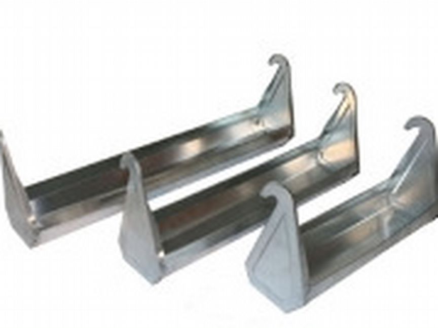 Кормушка навесная оц. от 15 до 100см для птицы