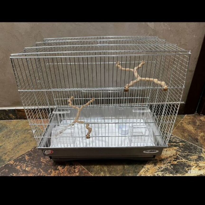 Клетка для попугая просторная, с поддоном