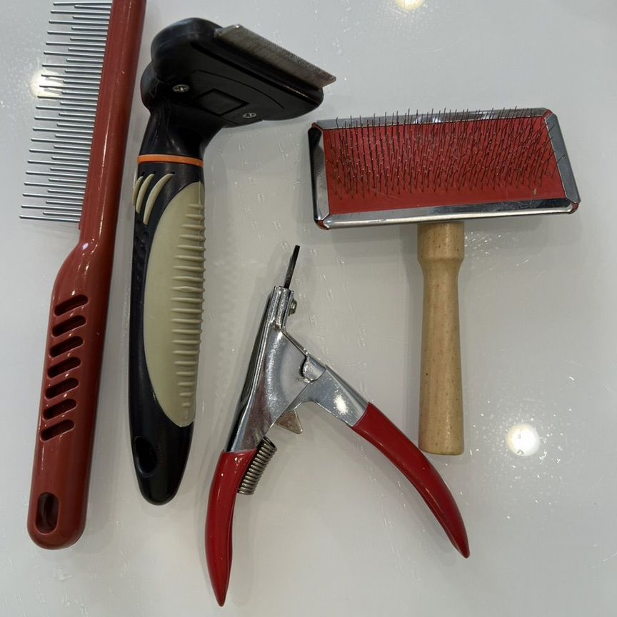 Расчески для кошек и собак и для когтей