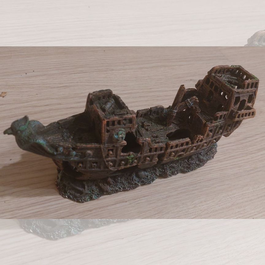 Кораблик в аквариум