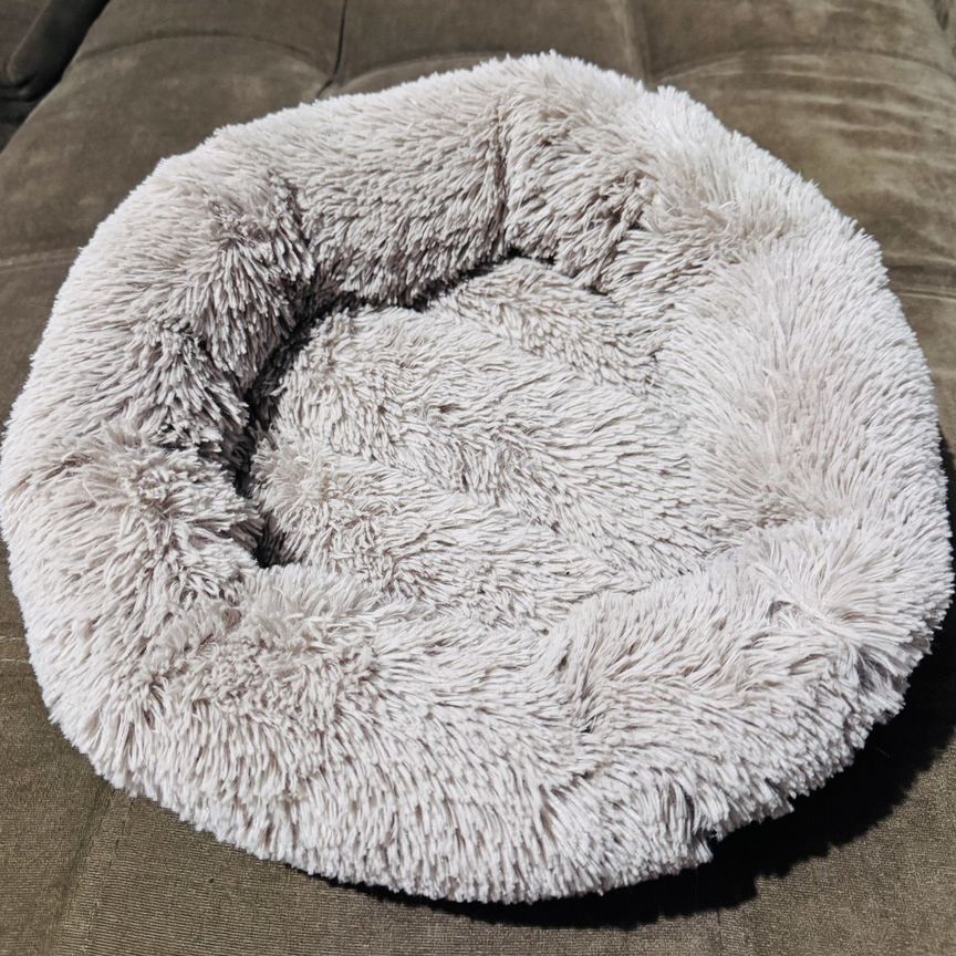 Лежанка для кошек бу