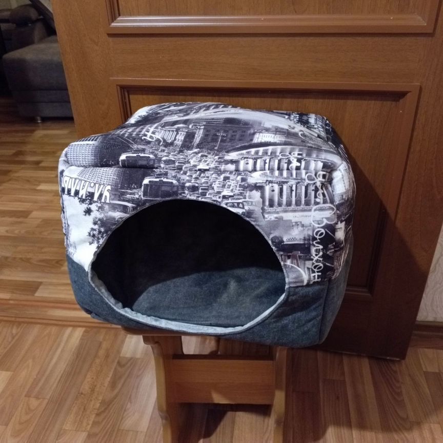 Кошкин дом бу. Почти новый