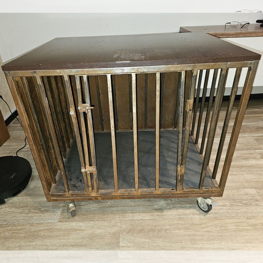 Домашняя клетка для собаки