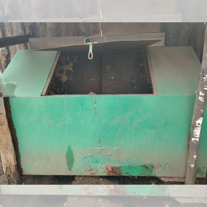 Ларь железный