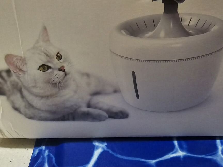 Фонтан поилка для кошек