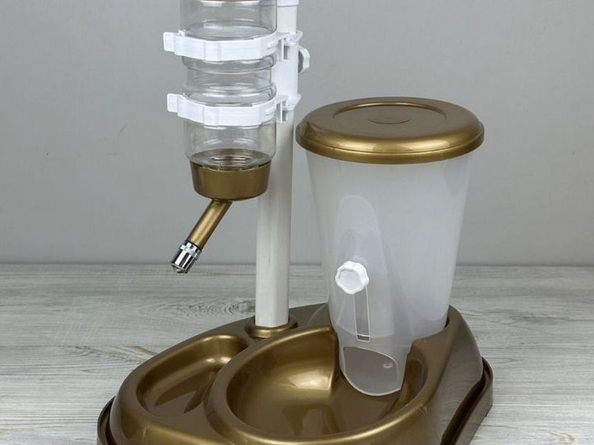 Автоматическая кормушка поилка для животных