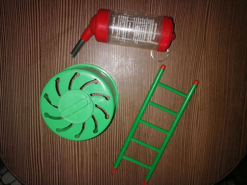 Предметы для клетки колесо, поилка, лесенка