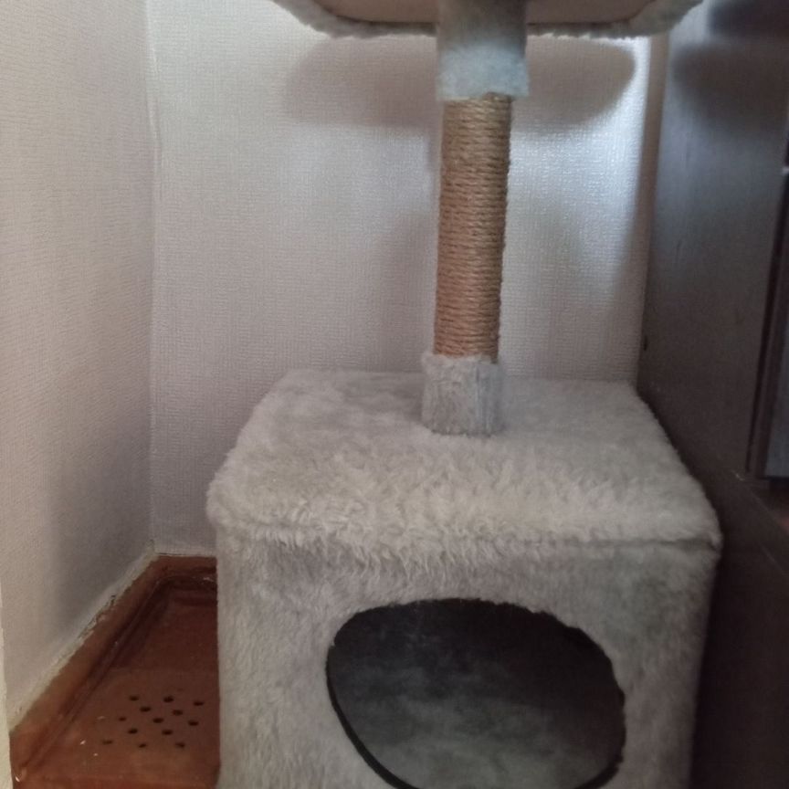 Домик для кошки с когтеточкой