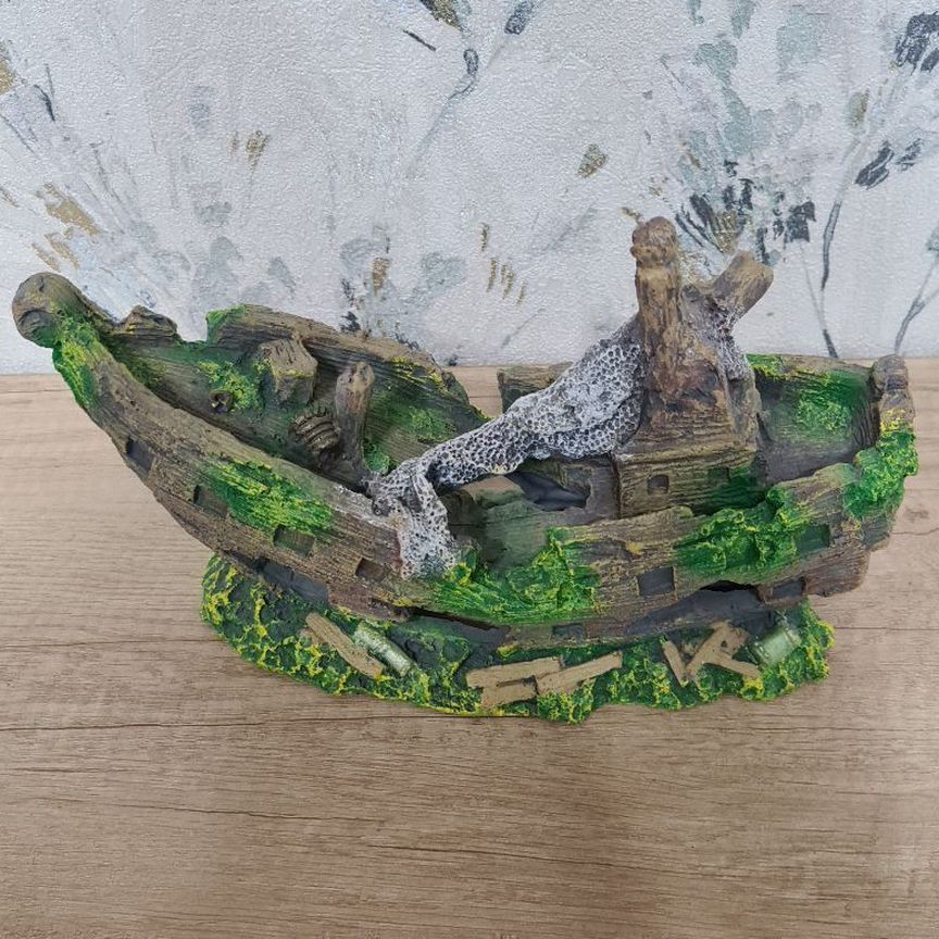 Декор в аквариум корабль