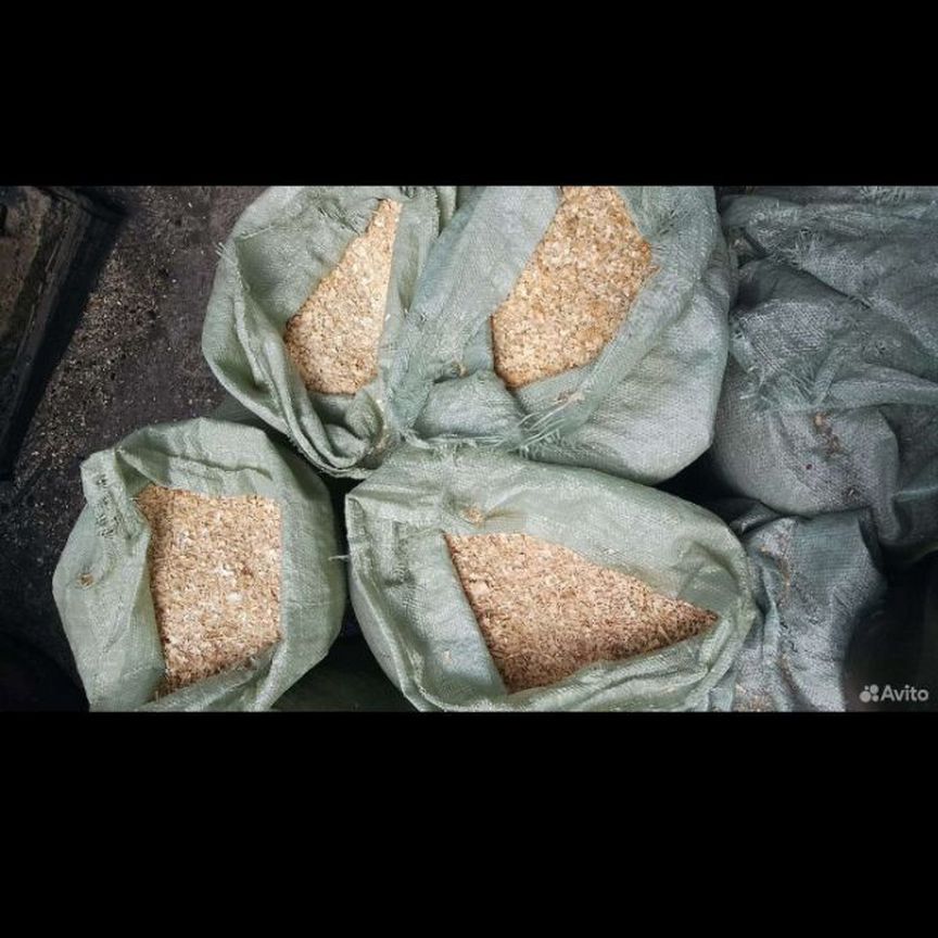 Опилки в мешках