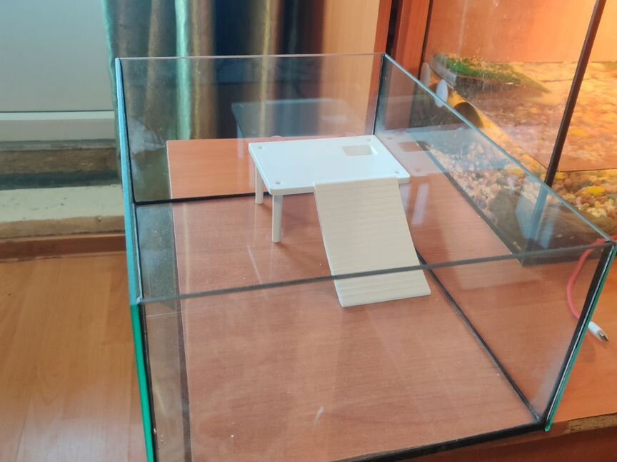 Аквариум 16*36*26.5 с мостиком для черепах