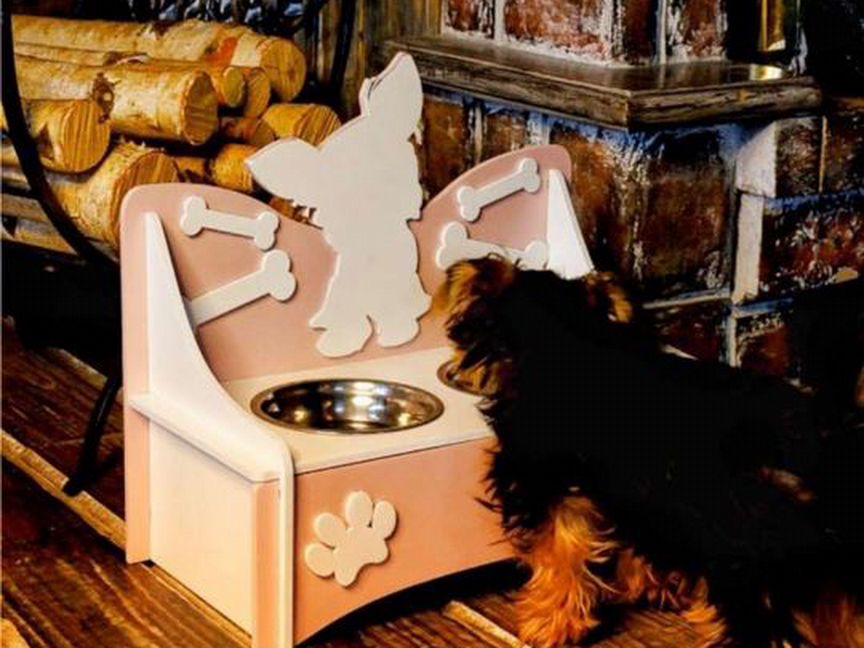 Подставка для корма собачек и кошек