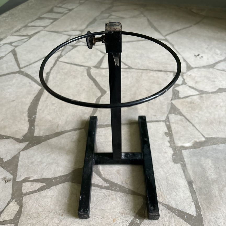 Подставка-кронштейн для собачьей миски