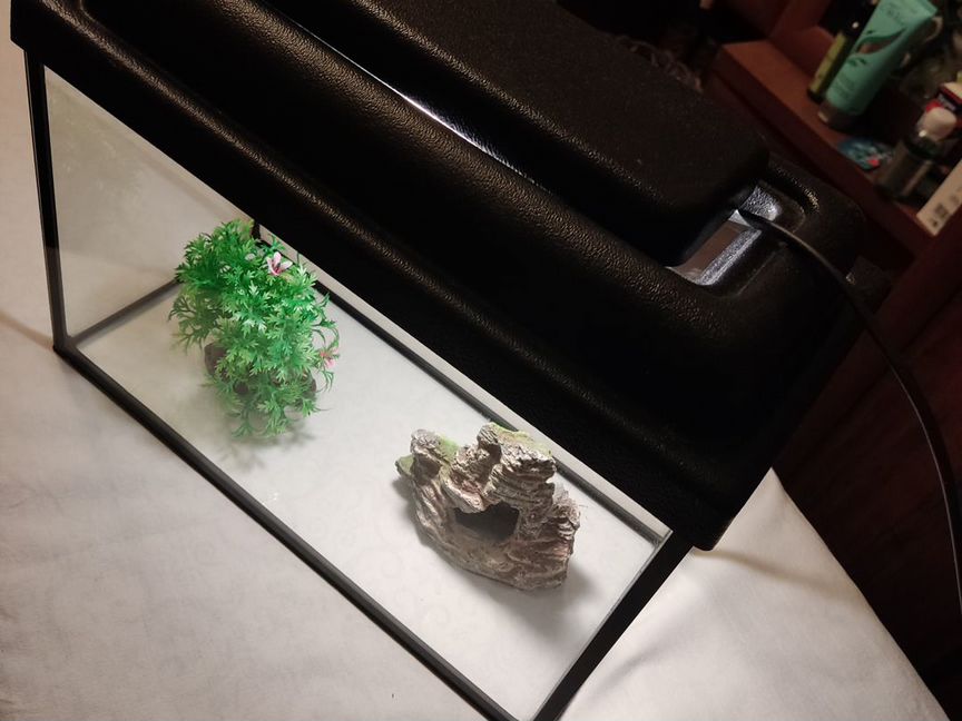 Аквариум 10 л с подсветкой + грунт + аэратор