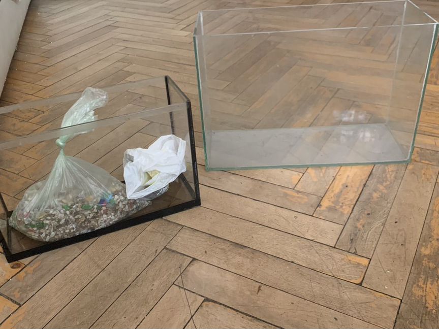 2 небольших акварума. Цена за оба вместе