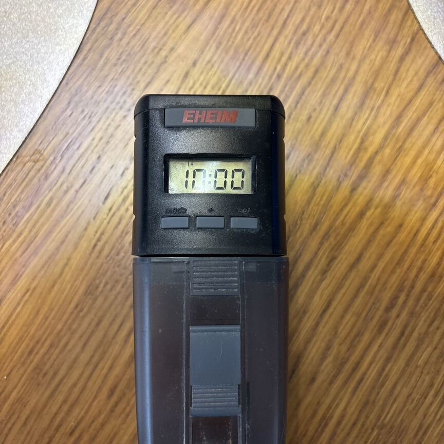 Автоматическая кормушка для рыб