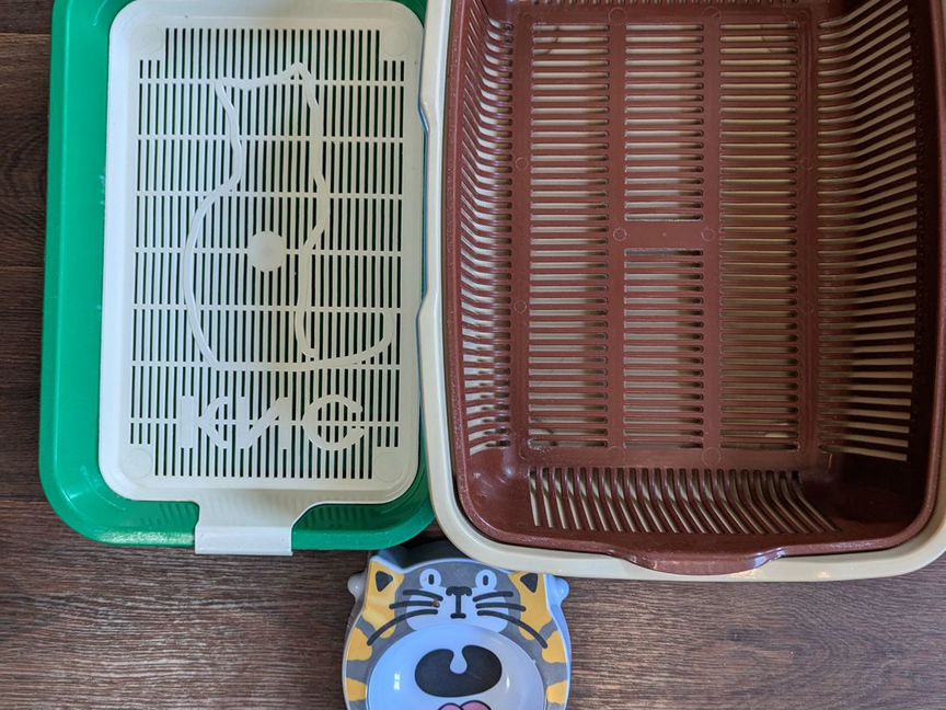 2 лотка и миска для кошки