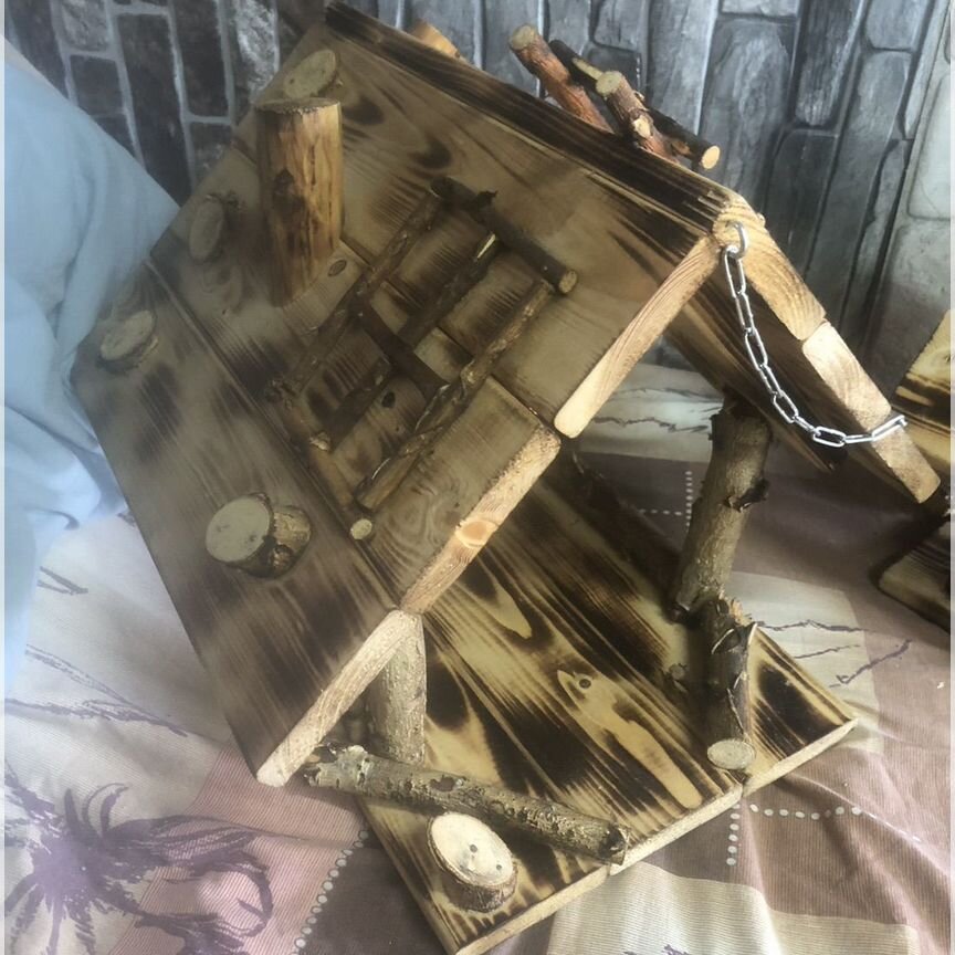 Домики для белок и попугая