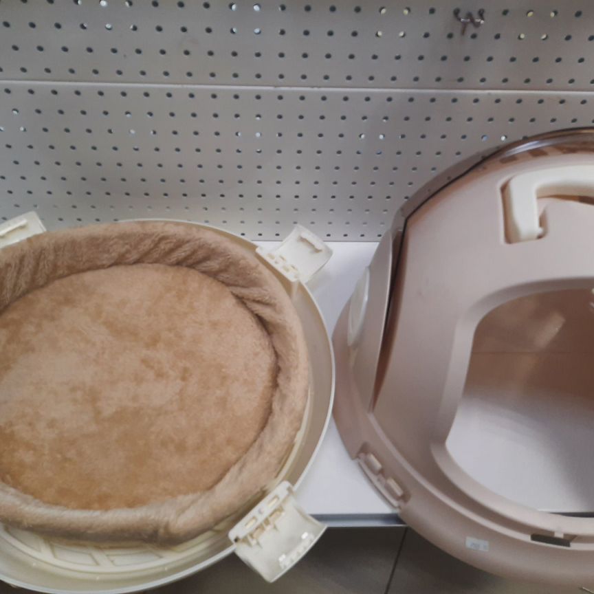 Переноска для кошек и собак