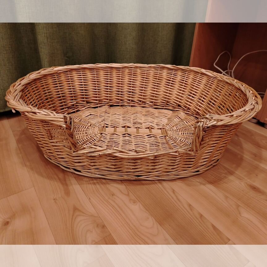 Лежанка из ротанга для кошек и собак