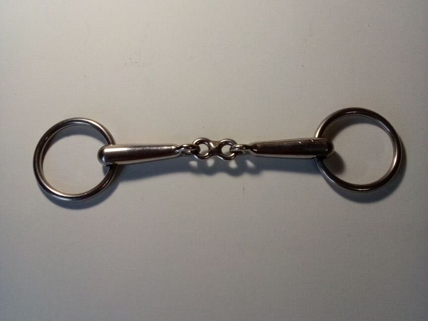 Трензель для лошади