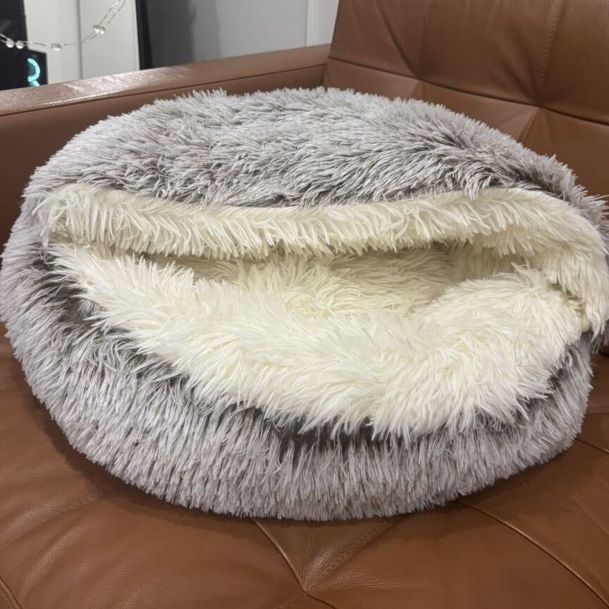 Большая лежанка для кошек и собак