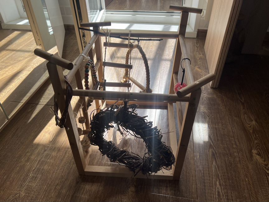 Стенд для попугая