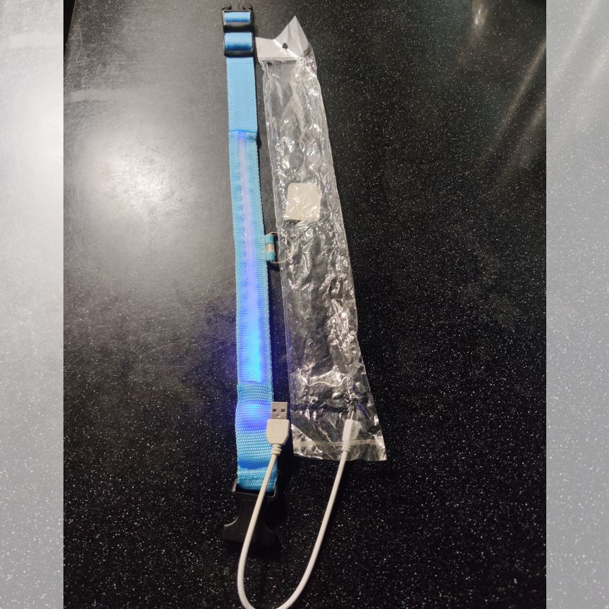 Ошейник для собак с подсветкой синий новый L