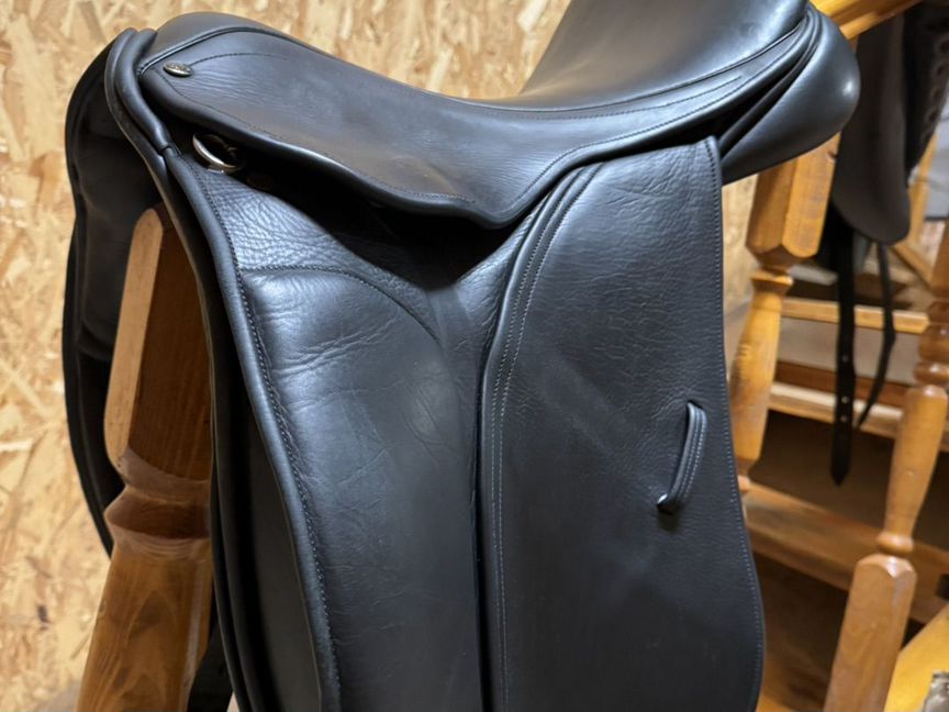 Седло выездковое County Сonnection