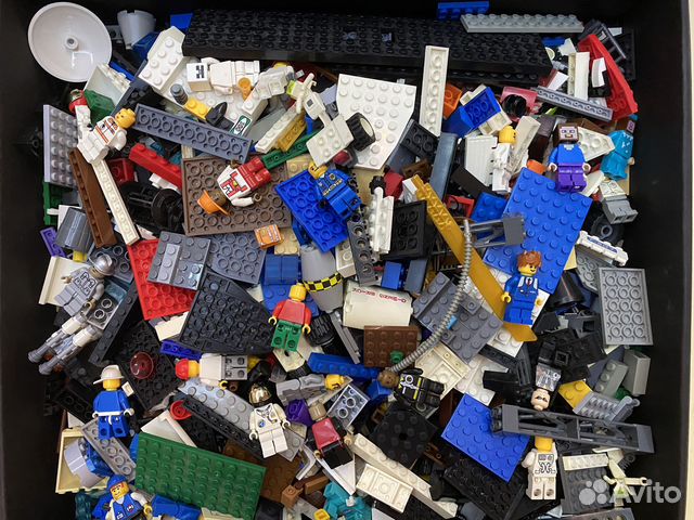 Lego россыпью с фигурками (2кг) купить в Москве | Личные вещи | Авито