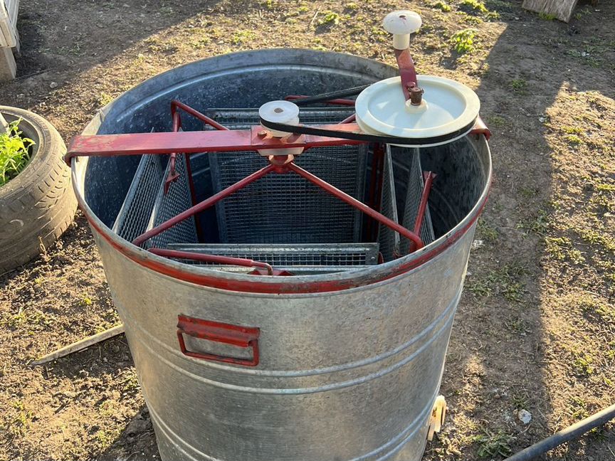 Медогонка ручная