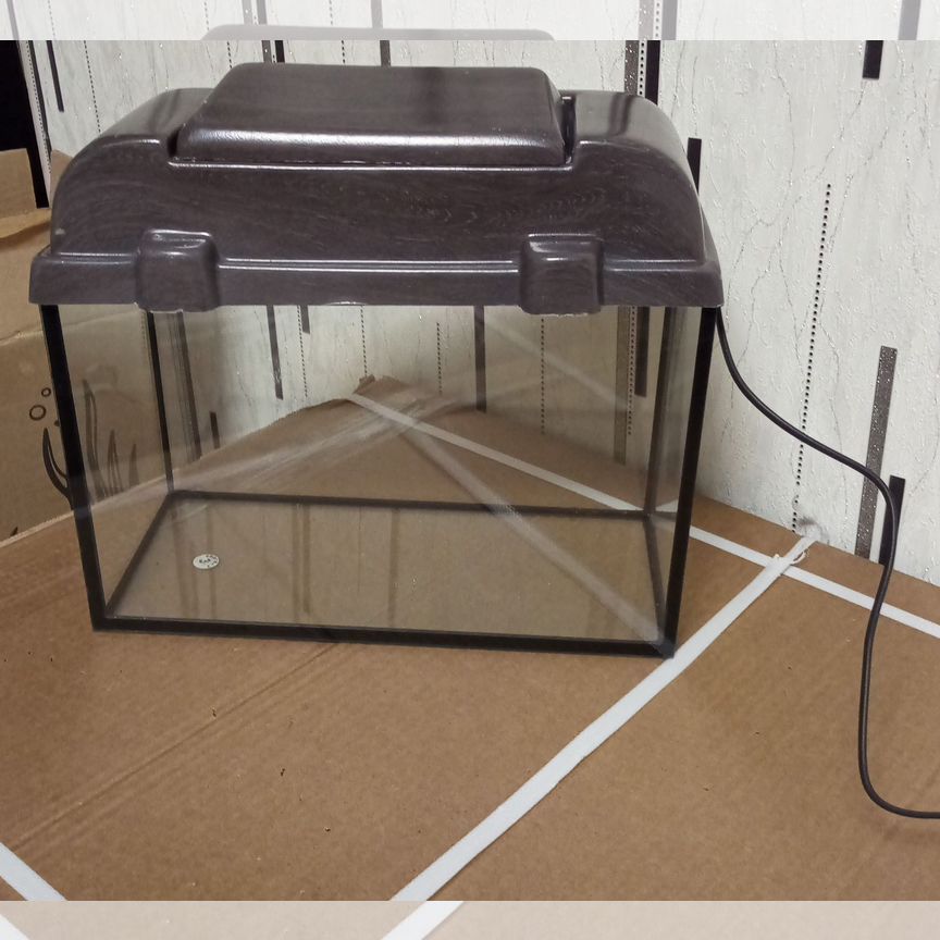 Аквариум с подсветкой