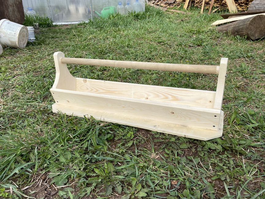 Кормушка для домашней птицы (куриц, гусей, уток)