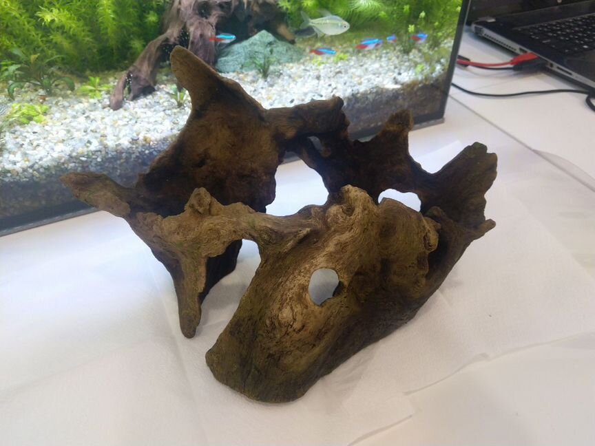 Коряга в аквариум