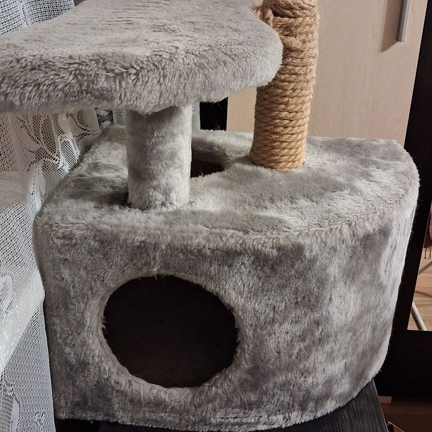 Домик для кошки с когтеточкой бу