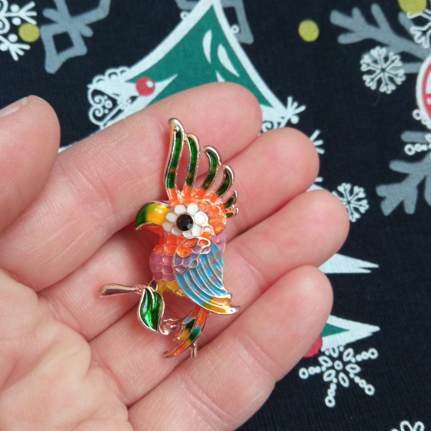 Брошь Значок Новый