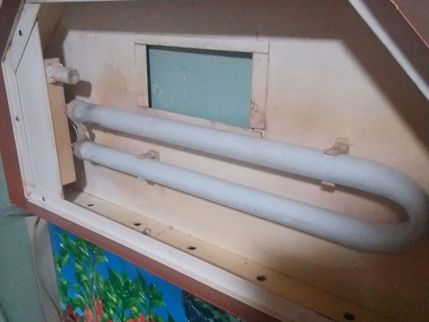 Аквариум с крышкой и фильтром