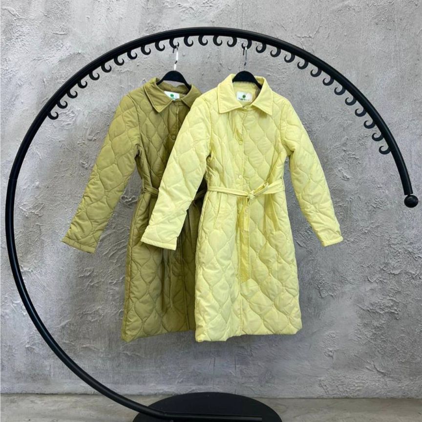 Пальто стеганное новое желтое (S)