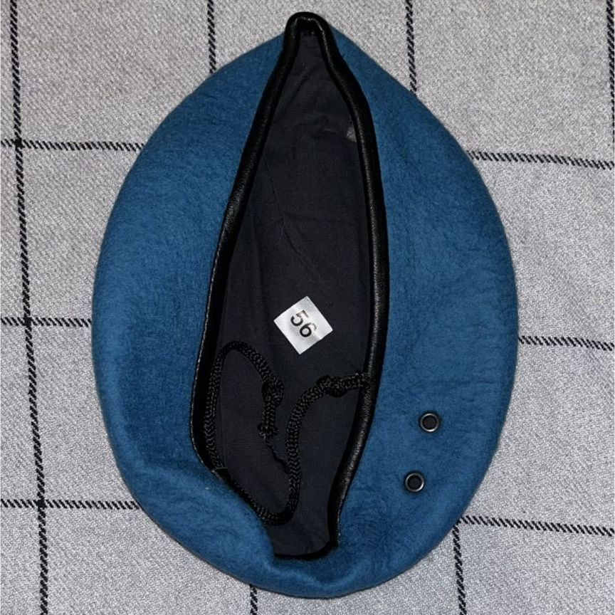 Синий берет